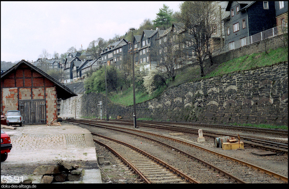 Strecken und Bahnhöfe